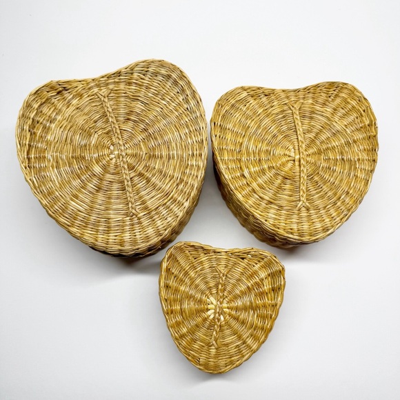 Accents | Vintage Nesting Woven Straw Heart Trinket Baskets | Poshmark